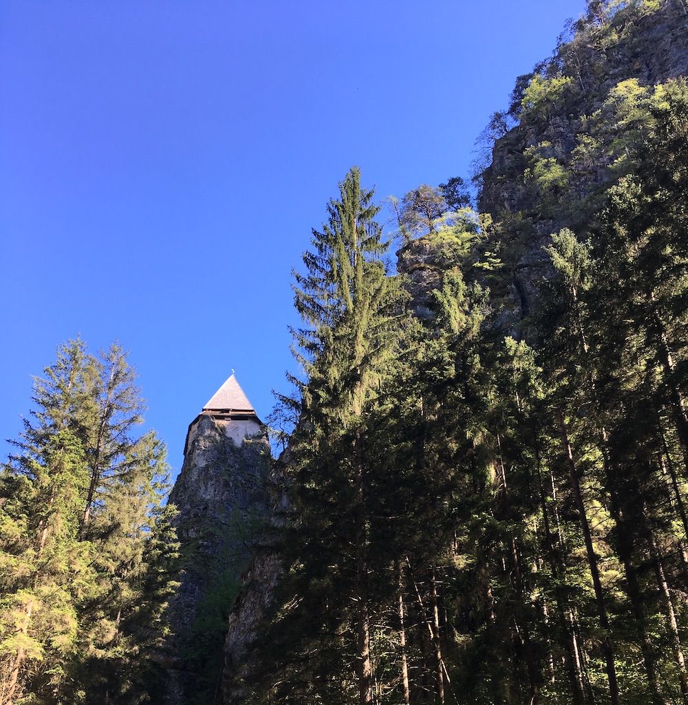 Il sentiero nella roccia per San Romedio, l’avventura che devi provare