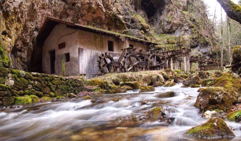 La passeggiata del burrone da Fondo al lago Smeraldo
