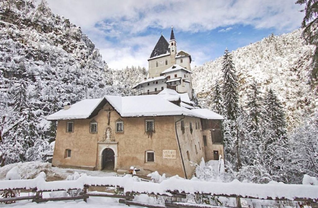 Festa di San Romedio. Cos'è e perché vale la pena andarci