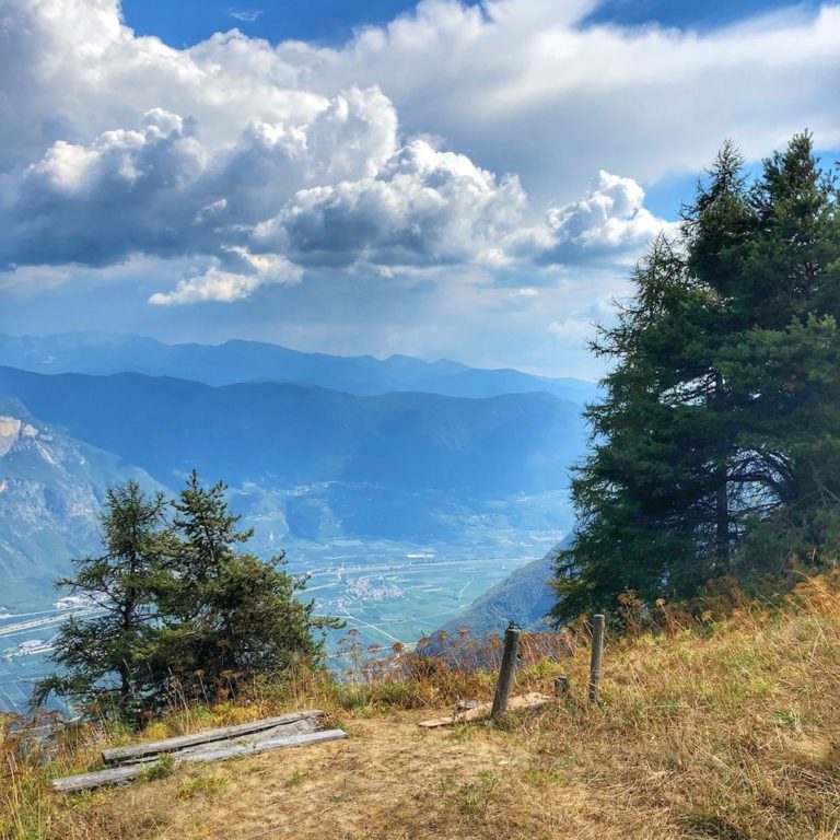 Giro delle malghe in Predaia, tra malga di Coredo e malga Rodeza