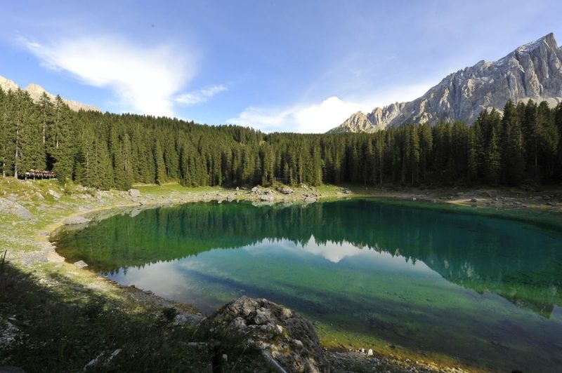Come arrivare al lago di Carezza in macchina o a piedi - Alto Adige